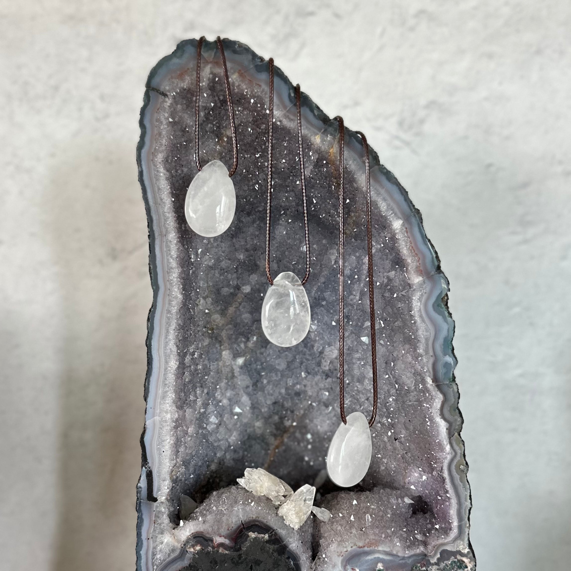 Quartz Necklace – Pebble House