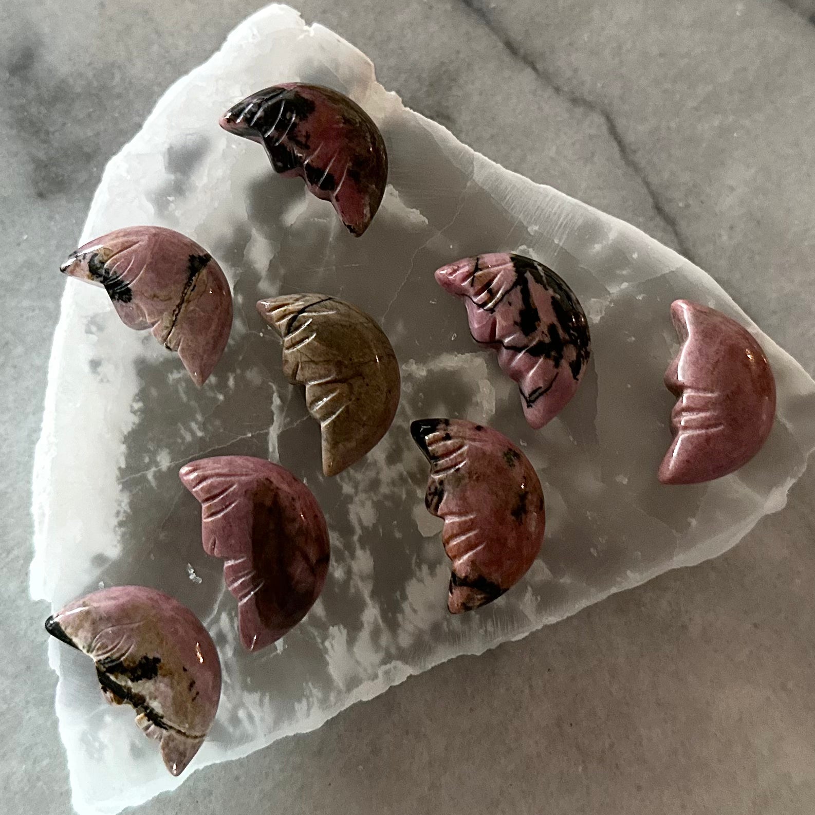 Rhodonite Moon Face – Pebble House