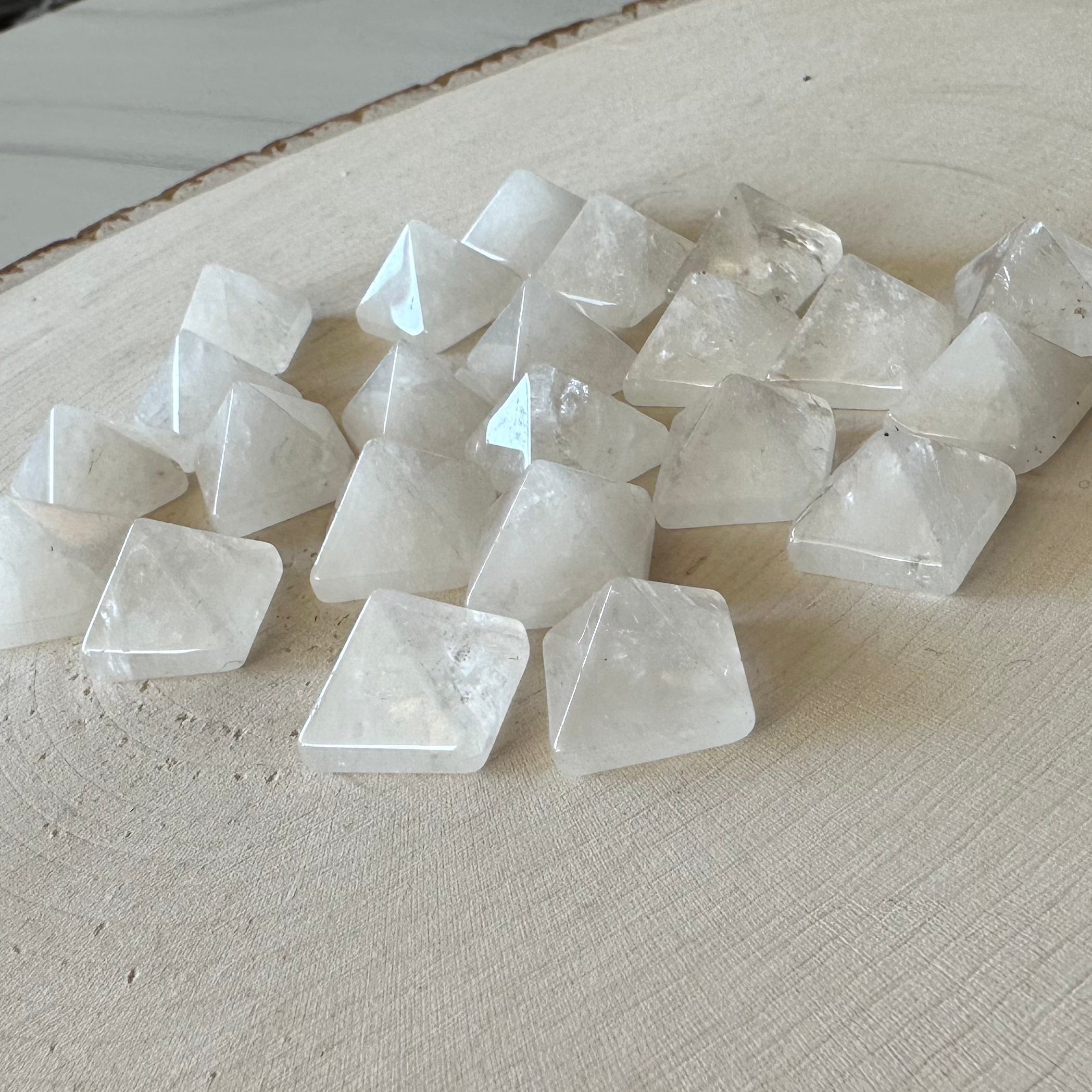 Clear Quartz Mini Pyramid – Pebble House